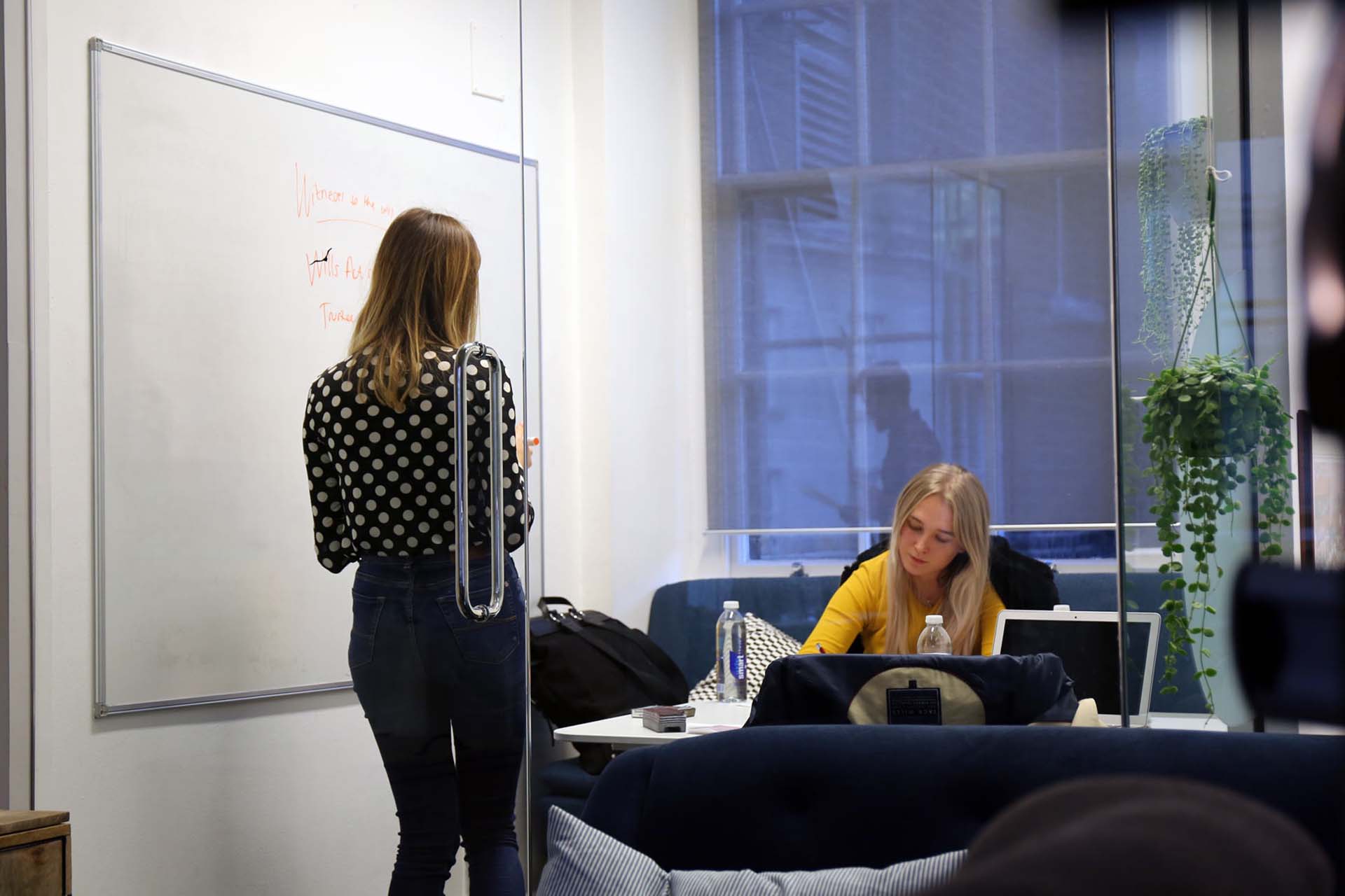 Bloomsbury Law Tutors in London - UK's #1 Law Tutoring Centre Online